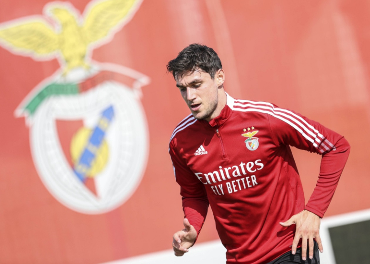 Yaremchuk can go to Sevilla. Benfica asking for 20 million euros (Aug ...
