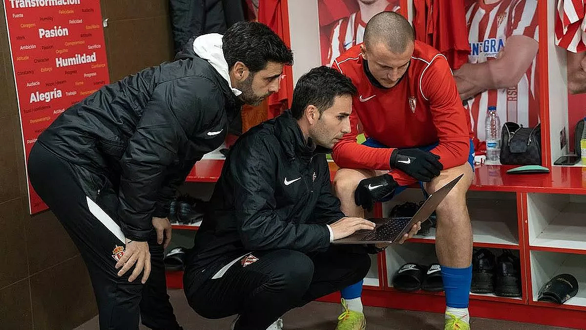 Василий Кравец: «Понял, что сам не осилю, поэтому начал слушать радио ...