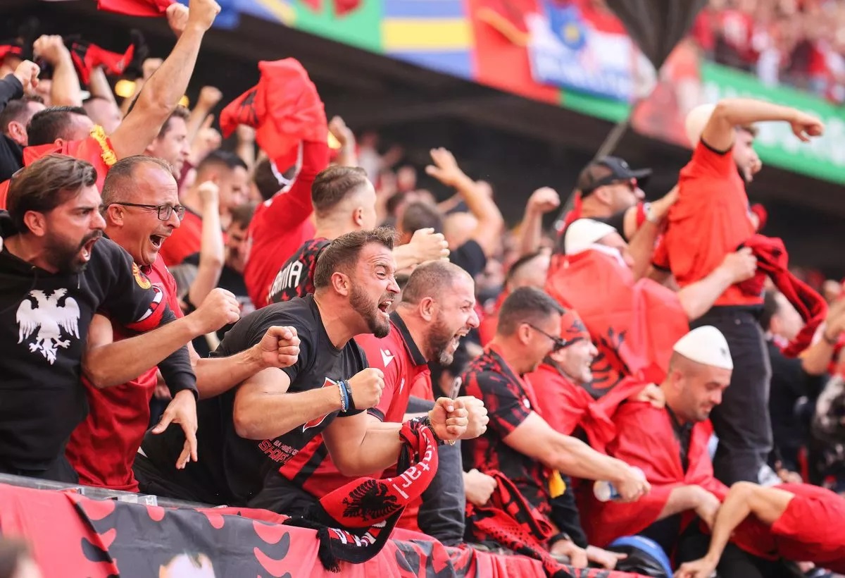 Албанські вболівальники: «Якщо Албанія погодилася продати матч Україні ...