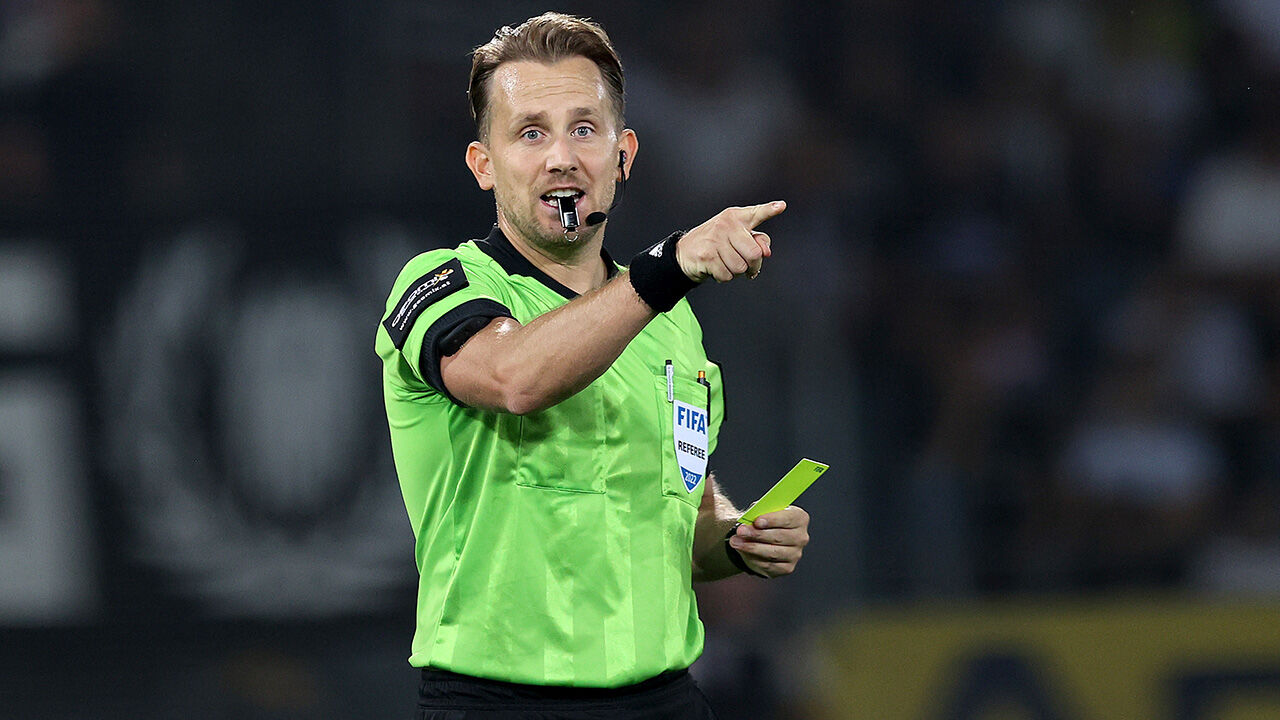 League of Nations: the chief referee of the match between Ukraine and ...