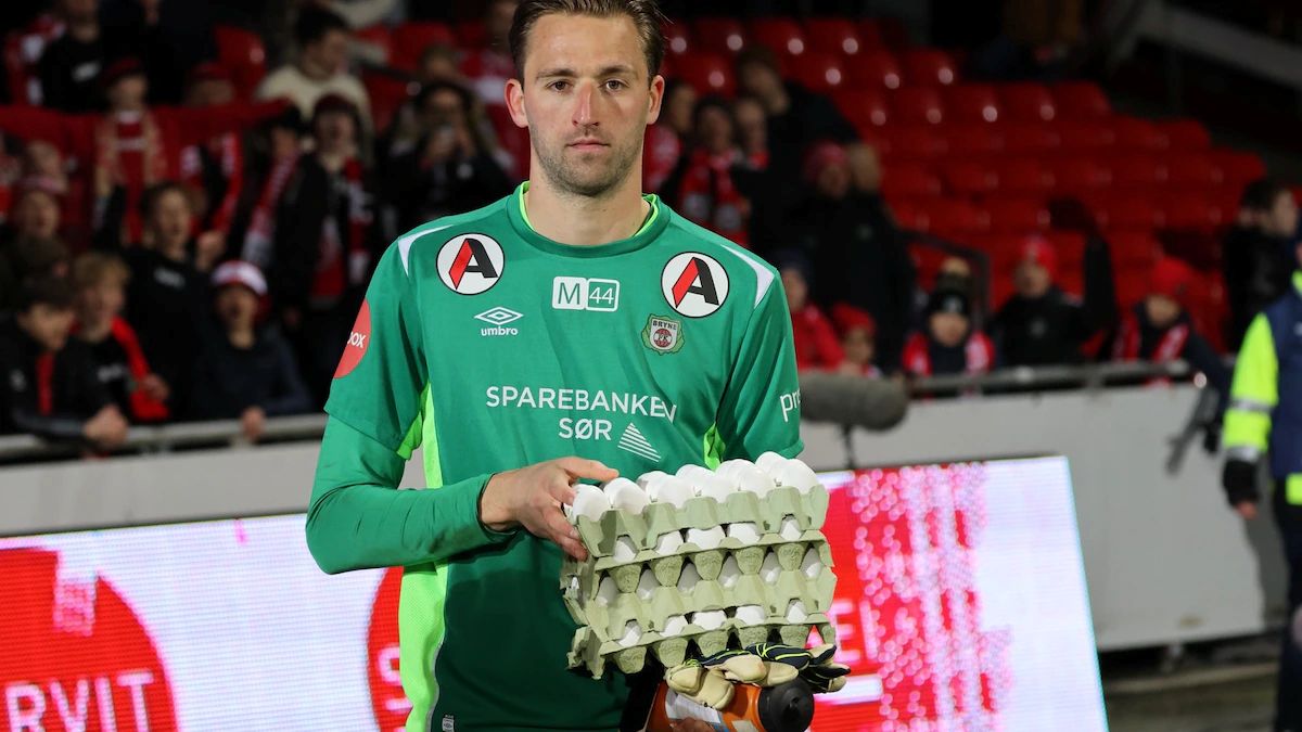 The goalkeeper of "Brune", who was recognized as the best player of the ...