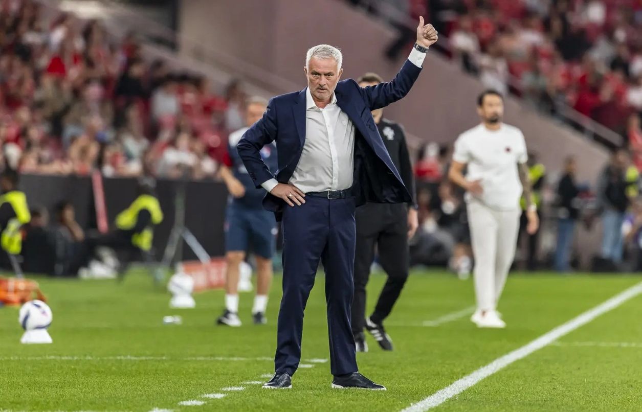 José Mourinho: «Benfica played very well. If I were in goal instead of ...